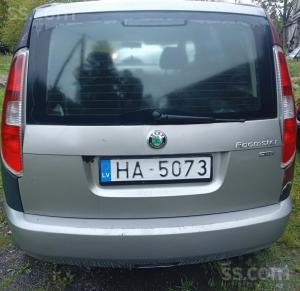 Skoda Roomster 2008 in Riga, with an engine capacity of 1.40 L and mileage of 439 thousand km for 350 €, photo 3 on AUTOMOTO.COM.LV