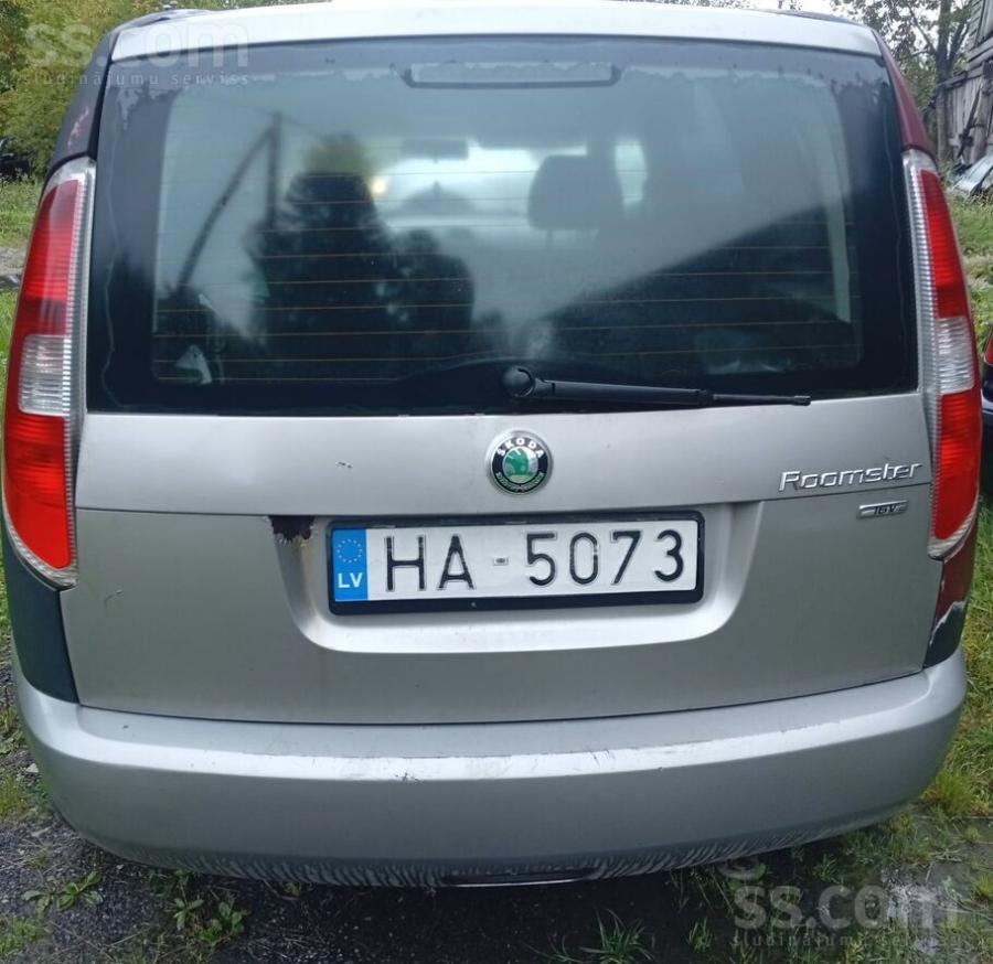 Skoda Roomster 2008 in Riga, with an engine capacity of 1.40 L and mileage of 439 thousand km for 350 €, photo 3 on AUTOMOTO.COM.LV