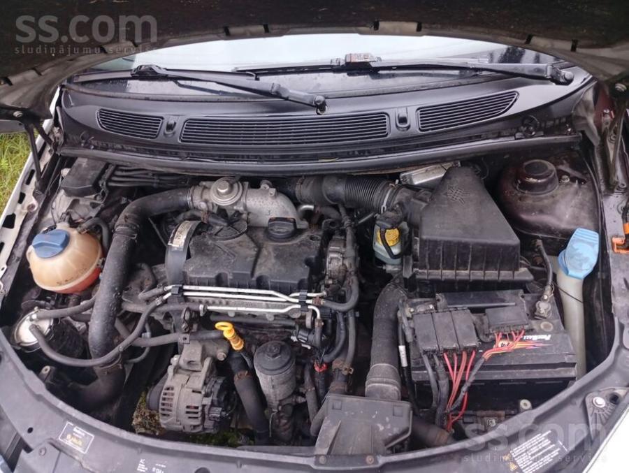 Skoda Roomster 2008 in Riga, with an engine capacity of 1.40 L and mileage of 439 thousand km for 350 €, photo 6 on AUTOMOTO.COM.LV