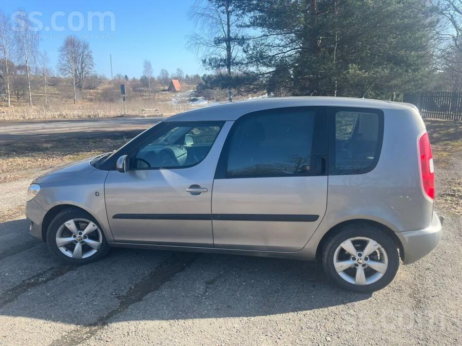 Skoda Roomster 2011 in Madona, with an engine capacity of 1.60 L and mileage of 349 thousand km for 2750 €, photo 3 on AUTOMOTO.COM.LV