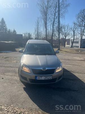 Skoda Roomster 2011 in Madona, with an engine capacity of 1.60 L and mileage of 349 thousand km for 2750 €, photo 7 on AUTOMOTO.COM.LV