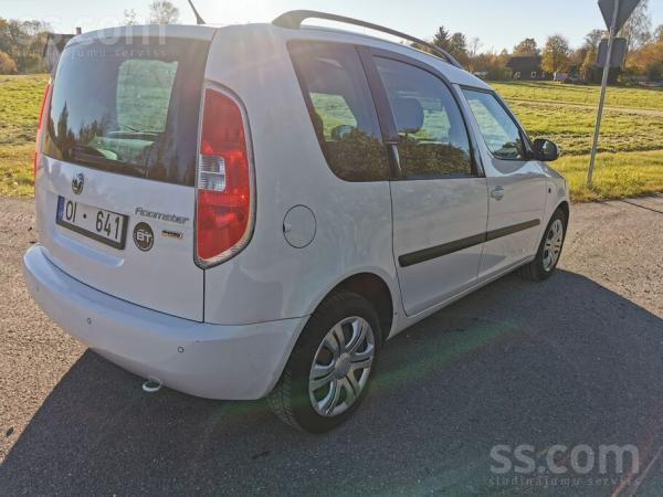 White Skoda Roomster 2010 in Liepaja, with an engine capacity of 1.60 L and mileage of 150 thousand km for 4350 €, photo 6 on AUTOMOTO.COM.LV
