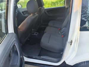 White Skoda Roomster 2010 in Valmiera, with an engine capacity of 1.60 L and mileage of 345 thousand km for 1600 €, photo 6 on AUTOMOTO.COM.LV
