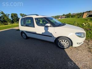 Balts Skoda Roomster 2014 Cēsis, ar dzinēja tilpumu 1.60 L un nobraukumu 230 tūkst. km par 3125 €, foto  vietnē AUTOMOTO.COM.LV