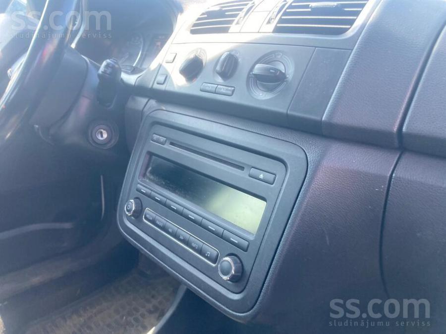Balts Skoda Roomster 2014 Rīga, ar dzinēja tilpumu 1.60 L un nobraukumu 192 tūkst. km par 2600 €, foto 15 vietnē AUTOMOTO.COM.LV