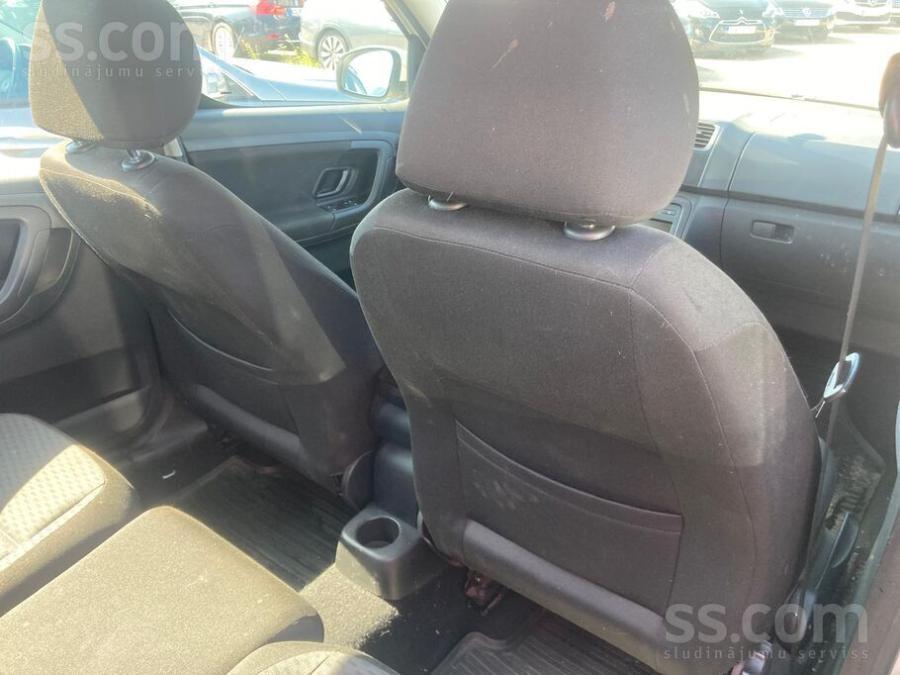 Balts Skoda Roomster 2014 Rīga, ar dzinēja tilpumu 1.60 L un nobraukumu 192 tūkst. km par 2600 €, foto 18 vietnē AUTOMOTO.COM.LV