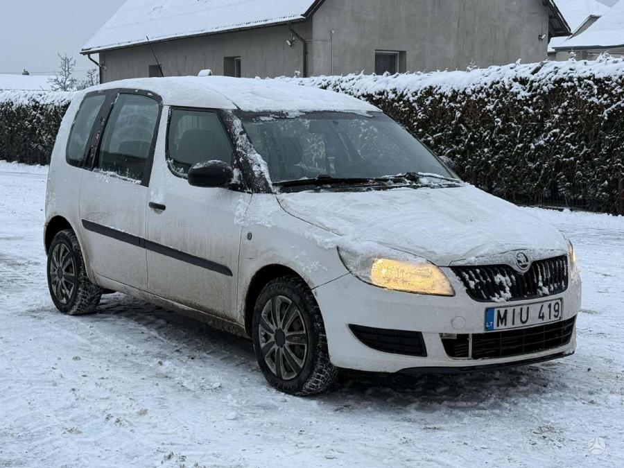 Balts Skoda Roomster 2015 Kauņa, ar dzinēja tilpumu 1.60 L un nobraukumu 337 tūkst. km par 2300 €, foto 1 vietnē AUTOMOTO.COM.LV