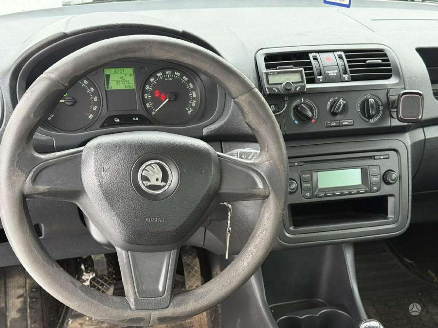 Balts Skoda Roomster 2015 Kauņa, ar dzinēja tilpumu 1.60 L un nobraukumu 337 tūkst. km par 2300 €, foto 14 vietnē AUTOMOTO.COM.LV