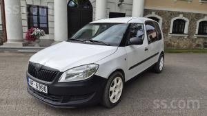 White Skoda Roomster 2012 in Riga, with an engine capacity of 1.20 L and mileage of 443 thousand km for 1600 €, photo 7 on AUTOMOTO.COM.LV