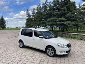 White Skoda Roomster 2014 in Kedainiai, with an engine capacity of 1.60 L and mileage of 294 thousand km for 3850 €, photo  on AUTOMOTO.COM.LV
