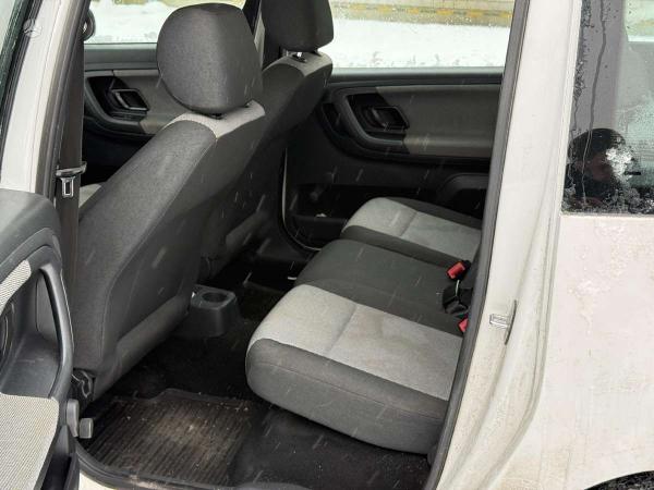 Balts Skoda Roomster 2015 Kauņa, ar dzinēja tilpumu 1.60 L un nobraukumu 337 tūkst. km par 2200 €, foto 11 vietnē AUTOMOTO.COM.LV