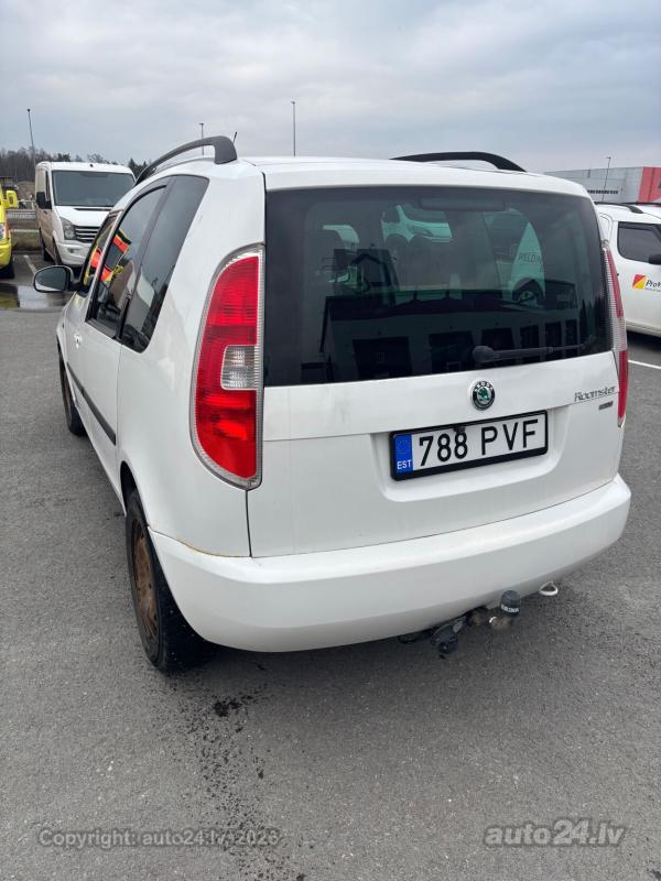 Balts Skoda Roomster 2010 Tallina, ar dzinēja tilpumu 1.40 L un nobraukumu 358 tūkst. km par 3100 €, foto 4 vietnē AUTOMOTO.COM.LV