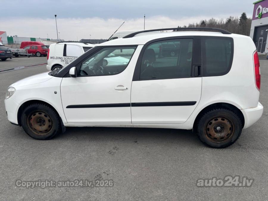 Balts Skoda Roomster 2010 Tallina, ar dzinēja tilpumu 1.40 L un nobraukumu 358 tūkst. km par 3100 €, foto 5 vietnē AUTOMOTO.COM.LV