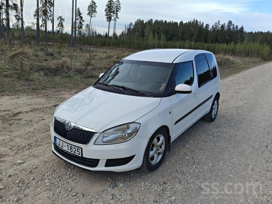 Balts Skoda Roomster 2010 Rīga, ar dzinēja tilpumu 1.60 L un nobraukumu 306 tūkst. km par 2800 €, foto 1 vietnē AUTOMOTO.COM.LV