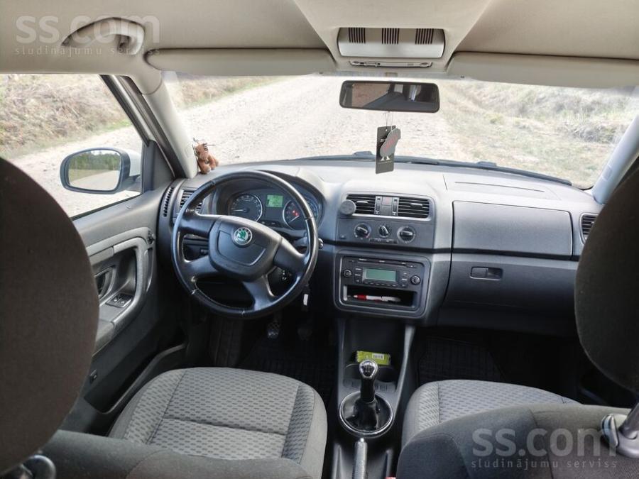 Balts Skoda Roomster 2010 Rīga, ar dzinēja tilpumu 1.60 L un nobraukumu 306 tūkst. km par 2100 €, foto 8 vietnē AUTOMOTO.COM.LV