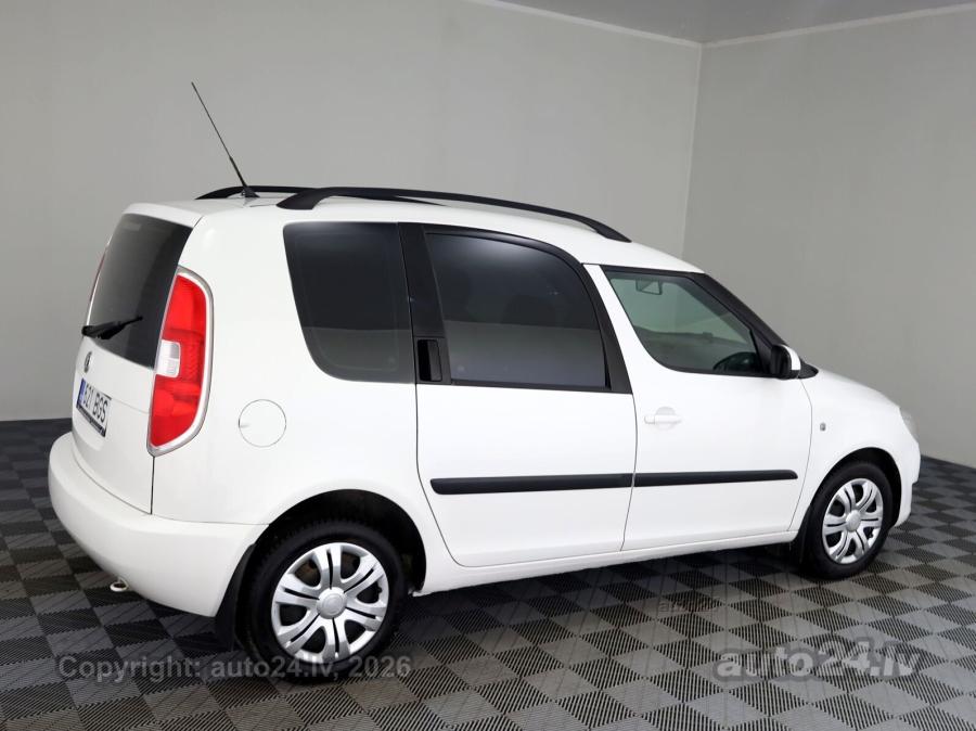 Balts Skoda Roomster 2012 Tallina, ar dzinēja tilpumu 1.20 L un nobraukumu 264 tūkst. km par 1799 €, foto 4 vietnē AUTOMOTO.COM.LV