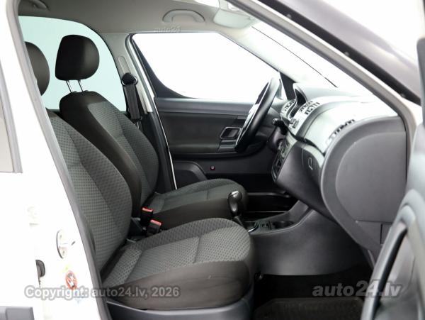 Skoda Roomster 2012 Tallina vietnÄ Balts Skoda Roomster 2012 Tallina, ar dzinÄja tilpumu 1.20 L un nobraukumu 264 tÅ«kst. km par 1799 ā¬, foto 7 vietnÄ AUTOMOTO.COM.LV