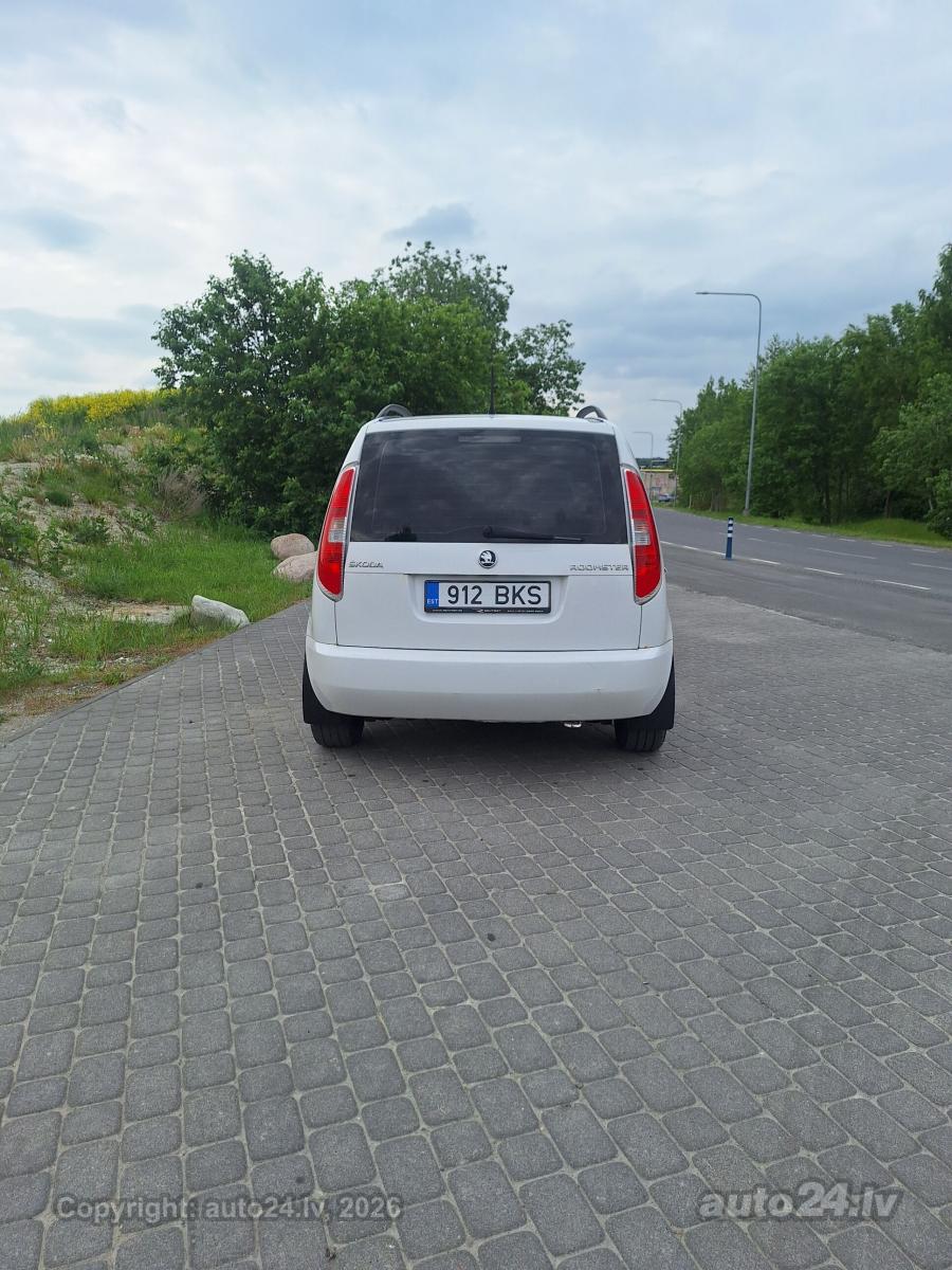 Balts Skoda Roomster 2013 Tallina, ar dzinēja tilpumu 1.20 L un nobraukumu 152 tūkst. km par 3250 €, foto 8 vietnē AUTOMOTO.COM.LV