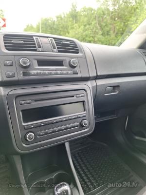Balts Skoda Roomster 2013 Tallina, ar dzinēja tilpumu 1.20 L un nobraukumu 152 tūkst. km par 3250 €, foto 12 vietnē AUTOMOTO.COM.LV