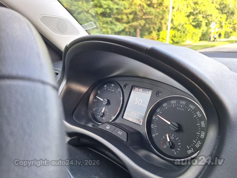 Balts Skoda Roomster 2013 Tallina, ar dzinēja tilpumu 1.20 L un nobraukumu 152 tūkst. km par 3250 €, foto 15 vietnē AUTOMOTO.COM.LV