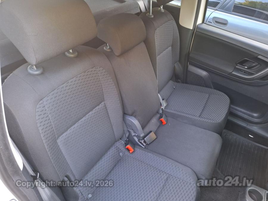 Balts Skoda Roomster 2013 Tallina, ar dzinēja tilpumu 1.20 L un nobraukumu 152 tūkst. km par 3250 €, foto 17 vietnē AUTOMOTO.COM.LV