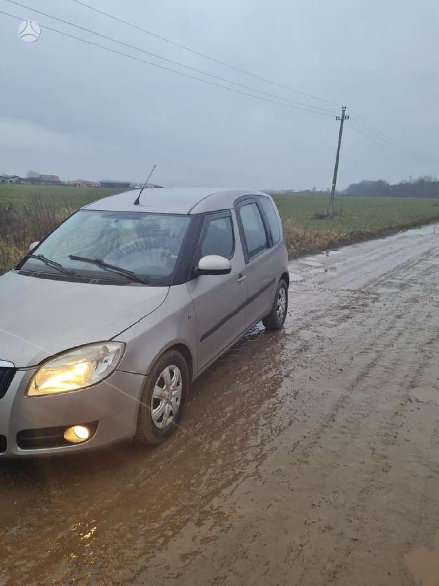 Yellow Skoda Roomster 2008 in Kaunas, with an engine capacity of 0.00 L and mileage of 220 thousand km for 950 €, photo 1 on AUTOMOTO.COM.LV