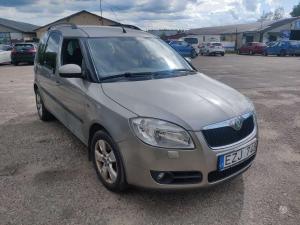 Yellow Skoda Roomster 2008 in Vilnius, with an engine capacity of 1.60 L and mileage of 204 thousand km for 1200 €, photo  on AUTOMOTO.COM.LV