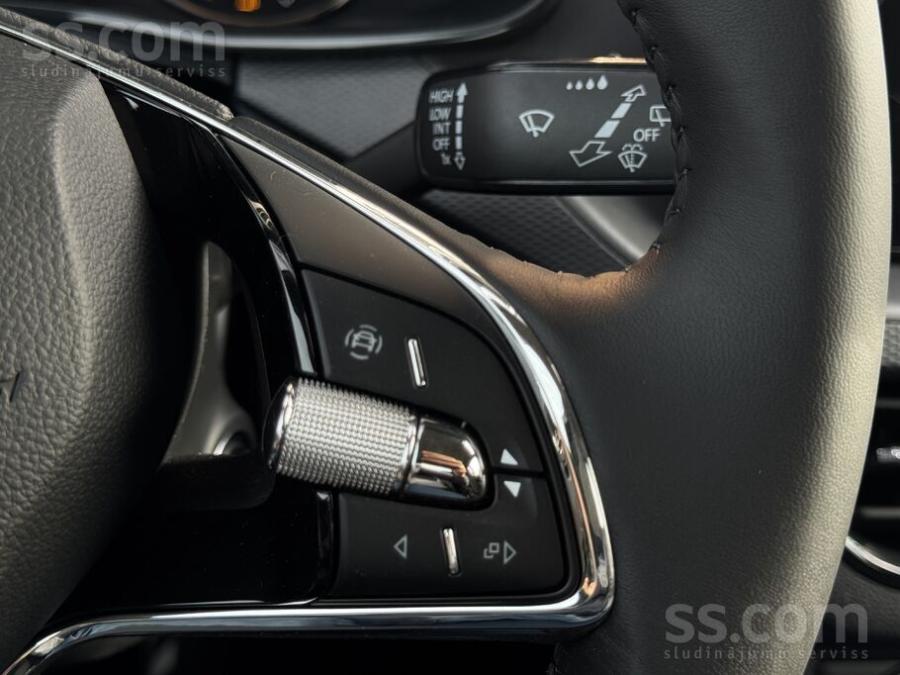 Black Skoda Scala 2021 in Valmiera, with an engine capacity of 1.00 L and mileage of 118 thousand km for 11900 €, photo 12 on AUTOMOTO.COM.LV