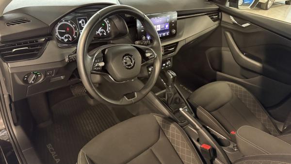 Black Skoda Scala 2023 in Riga, with an engine capacity of 1.00 L and mileage of 44 thousand km for 1640000 €, photo 10 on AUTOMOTO.COM.LV