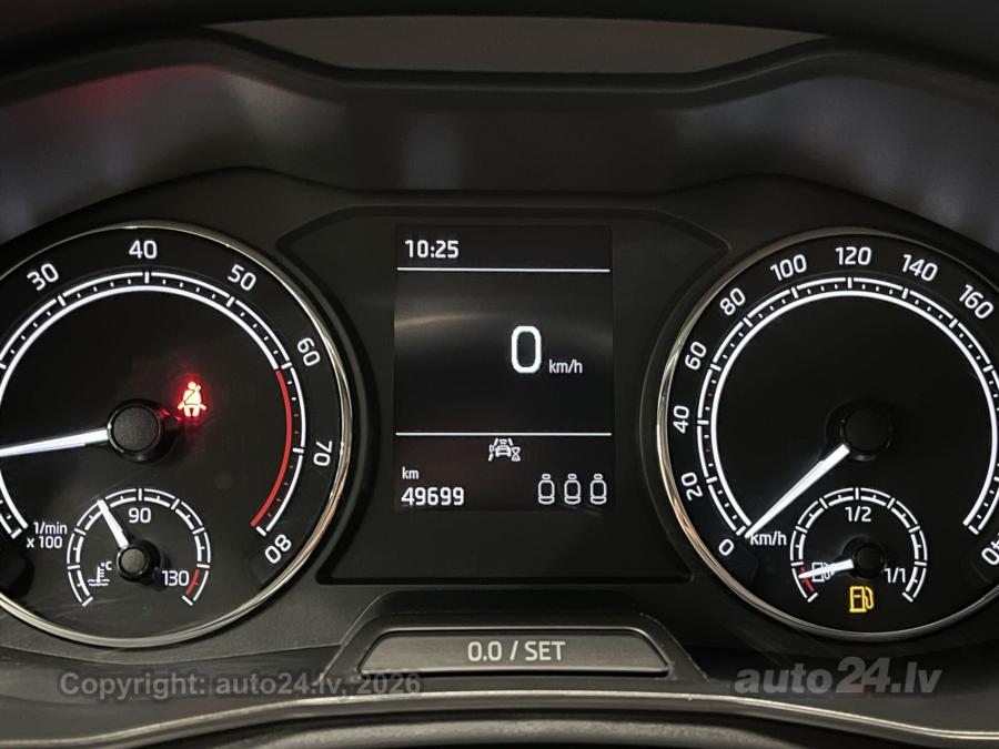 Zils Skoda Scala 2021 Tallina, ar dzinēja tilpumu 1.00 L un nobraukumu 50 tūkst. km par 10900 €, foto 26 vietnē AUTOMOTO.COM.LV