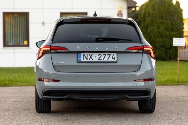Grey Skoda Scala 2019 in Riga, with an engine capacity of 1.60 L and mileage of 152 thousand km for 13300 €, photo 5 on AUTOMOTO.COM.LV