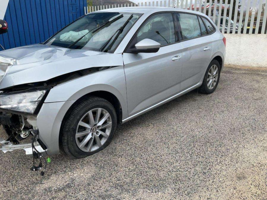 Grey Skoda Scala 2020 in Vilnius, with an engine capacity of 1.60 L and mileage of 87 thousand km for 3900 €, photo 2 on AUTOMOTO.COM.LV