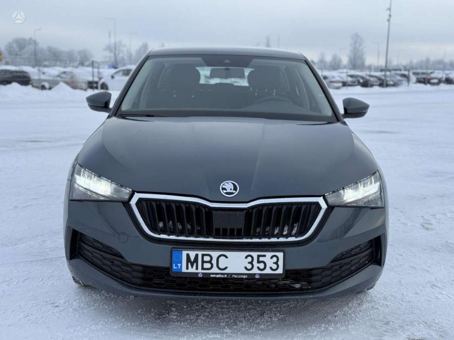 Pelēks Skoda Scala 2021 Viļņa, ar dzinēja tilpumu 1.00 L un nobraukumu 151 tūkst. km par 8900 €, foto 2 vietnē AUTOMOTO.COM.LV
