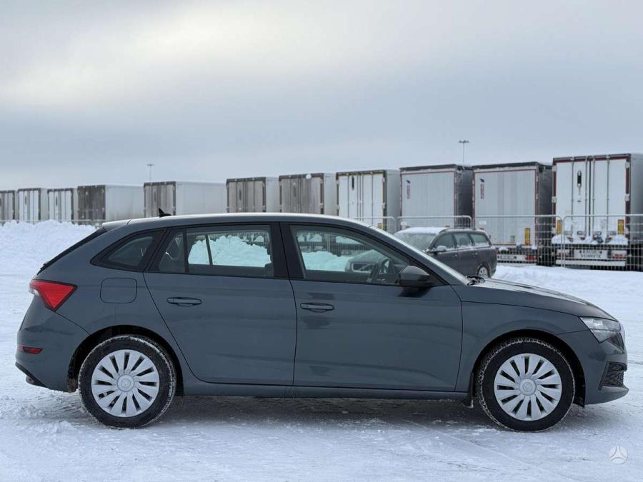 Pelēks Skoda Scala 2021 Viļņa, ar dzinēja tilpumu 1.00 L un nobraukumu 151 tūkst. km par 8900 €, foto 4 vietnē AUTOMOTO.COM.LV