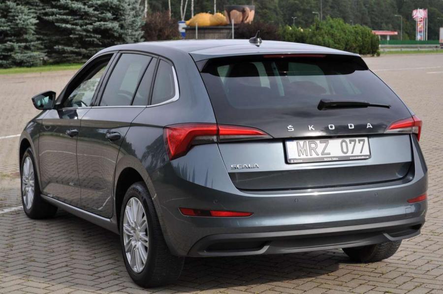 Grey Skoda Scala 2021 in Vilnius, with an engine capacity of 1.50 L and mileage of 104 thousand km for 11700 €, photo 7 on AUTOMOTO.COM.LV