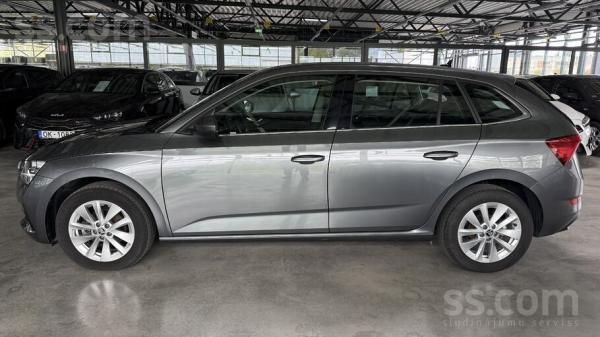 Pelēks Skoda Scala 2023 Rīga, ar dzinēja tilpumu 1.00 L un nobraukumu 41 tūkst. km par 16400 €, foto 2 vietnē AUTOMOTO.COM.LV