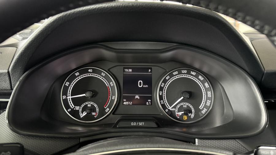 Pelēks Skoda Scala 2023 Rīga, ar dzinēja tilpumu 1.00 L un nobraukumu 41 tūkst. km par 1640000 €, foto 18 vietnē AUTOMOTO.COM.LV
