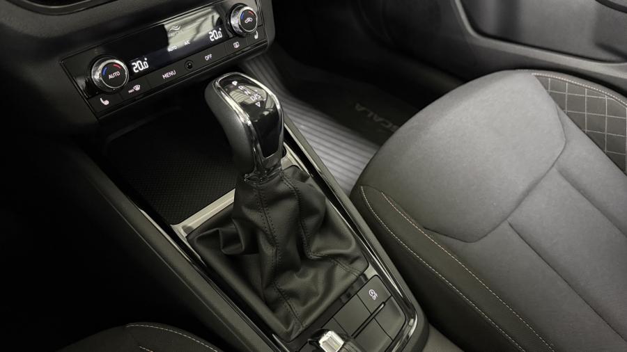 Pelēks Skoda Scala 2023 Rīga, ar dzinēja tilpumu 1.00 L un nobraukumu 41 tūkst. km par 1640000 €, foto 21 vietnē AUTOMOTO.COM.LV