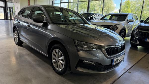 Grey Skoda Scala 2023 in Riga, with an engine capacity of 1.00 L and mileage of 48 thousand km for 1540000 €, photo 5 on AUTOMOTO.COM.LV
