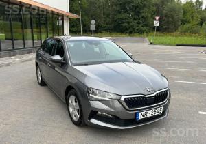 Pelēks Skoda Scala 2023 Rīga, ar dzinēja tilpumu 1.50 L un nobraukumu 42 tūkst. km par 16900 €, foto  vietnē AUTOMOTO.COM.LV