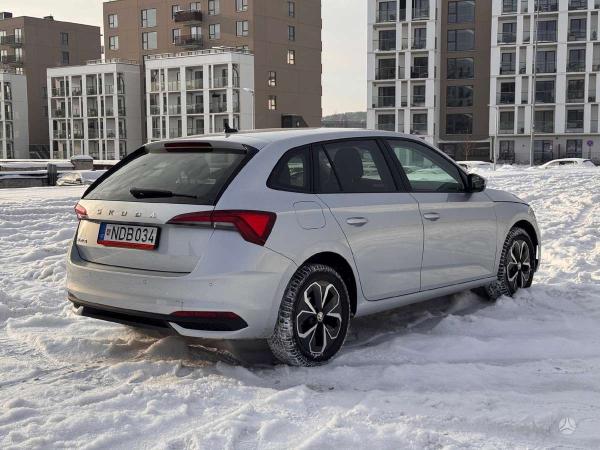 Grey Skoda Scala 2024 in Vilnius, with an engine capacity of 1.00 L and mileage of 45 thousand km for 17500 €, photo 4 on AUTOMOTO.COM.LV