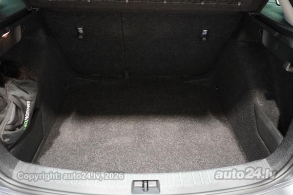 Pelēks Skoda Scala 2024 Tallina, ar dzinēja tilpumu 1.00 L un nobraukumu 53 tūkst. km par 16500 €, foto 8 vietnē AUTOMOTO.COM.LV