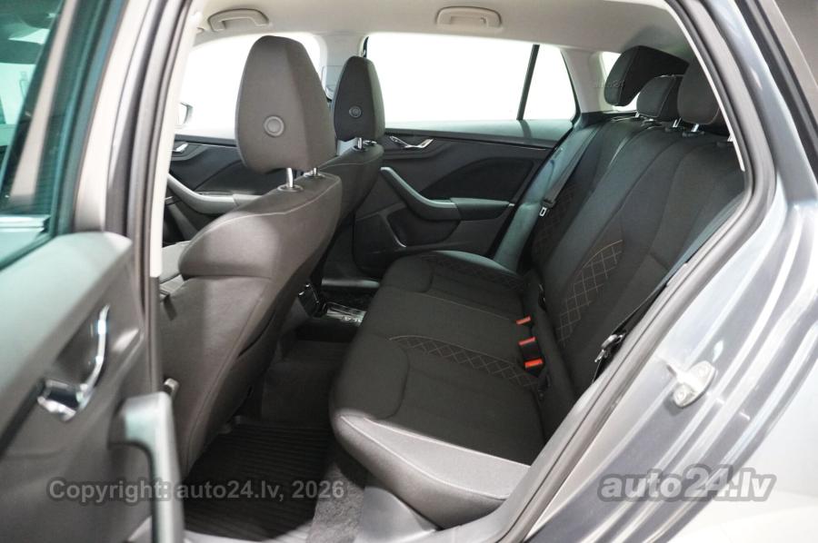 Grey Skoda Scala 2024 in Tallinn, with an engine capacity of 1.00 L and mileage of 44 thousand km for 16900 €, photo 9 on AUTOMOTO.COM.LV