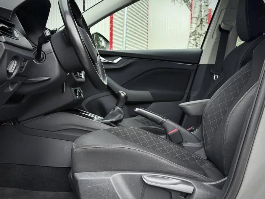 White Skoda Scala 2019 in Riga, with an engine capacity of 1.60 L and mileage of 248 thousand km for 9900 €, photo 9 on AUTOMOTO.COM.LV