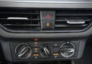 White Skoda Scala 2019 in Riga, with an engine capacity of 1.60 L and mileage of 248 thousand km for 9900 €, photo 15 on AUTOMOTO.COM.LV