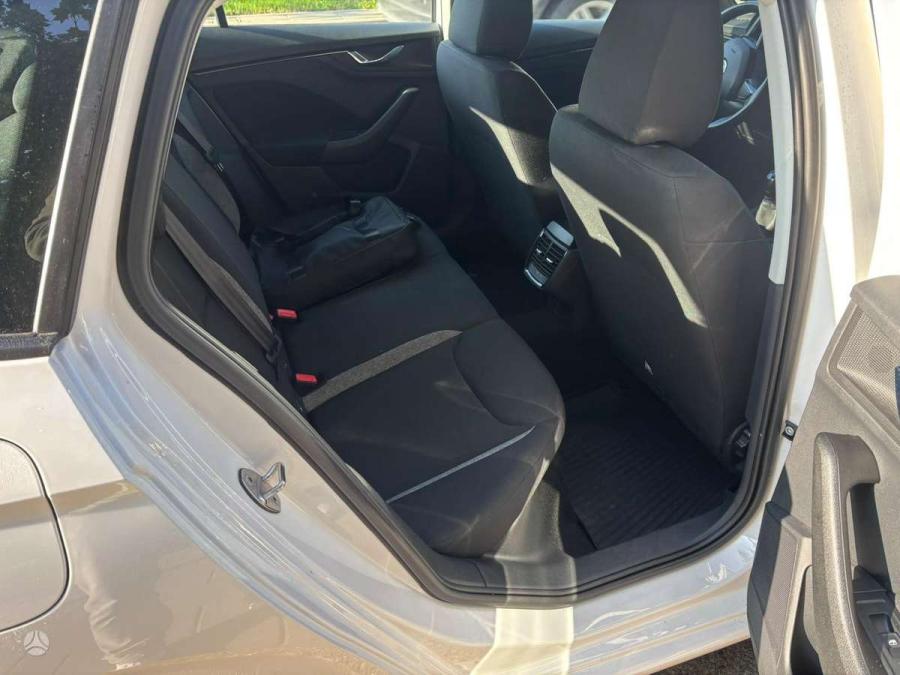 White Skoda Scala 2020 in Vilnius, with an engine capacity of 1.00 L and mileage of 61 thousand km for 10990 €, photo 9 on AUTOMOTO.COM.LV