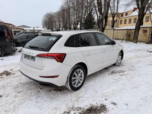 White Skoda Scala 2021 in Taurage, with an engine capacity of 1.60 L and mileage of 259 thousand km for 8150 €, photo 5 on AUTOMOTO.COM.LV