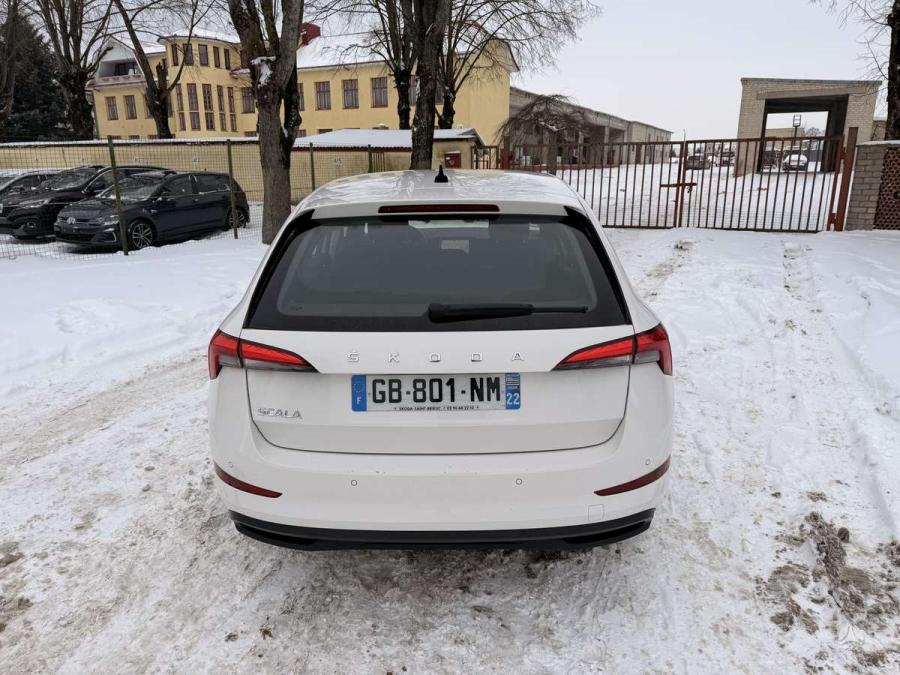 White Skoda Scala 2021 in Taurage, with an engine capacity of 1.60 L and mileage of 259 thousand km for 8150 €, photo 6 on AUTOMOTO.COM.LV