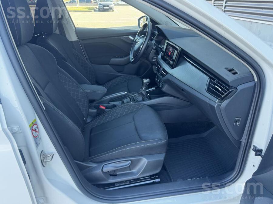 White Skoda Scala 2021 in Riga, with an engine capacity of 1.00 L and mileage of 143 thousand km for 11900 €, photo 13 on AUTOMOTO.COM.LV