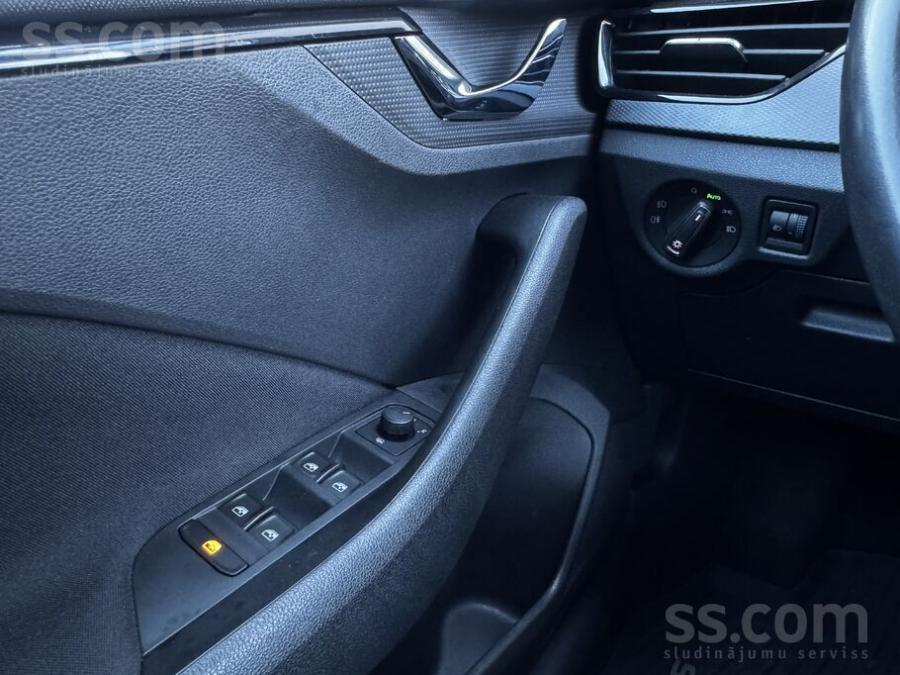 White Skoda Scala 2021 in Riga, with an engine capacity of 1.00 L and mileage of 143 thousand km for 11900 €, photo 23 on AUTOMOTO.COM.LV